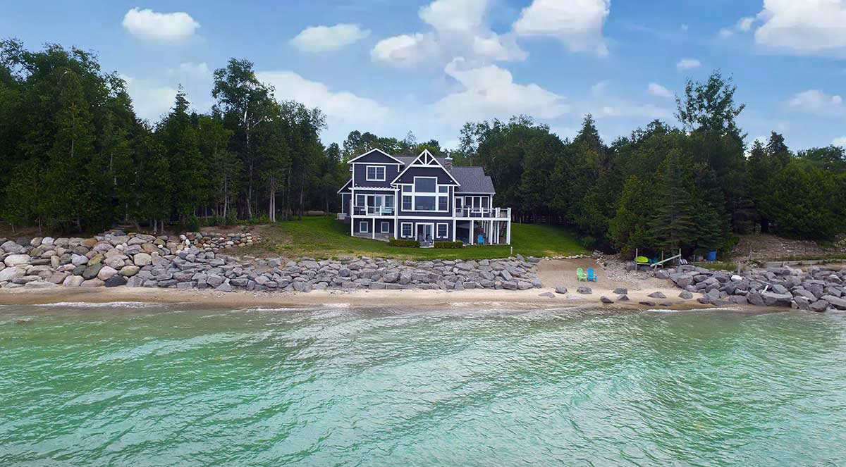 Shoreline Retreat | Arrow Homes Custom Home Builder